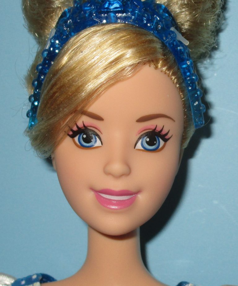 Disney Doll Princess Collection Belle, Cinderella, Ariel, Rapunzel ...