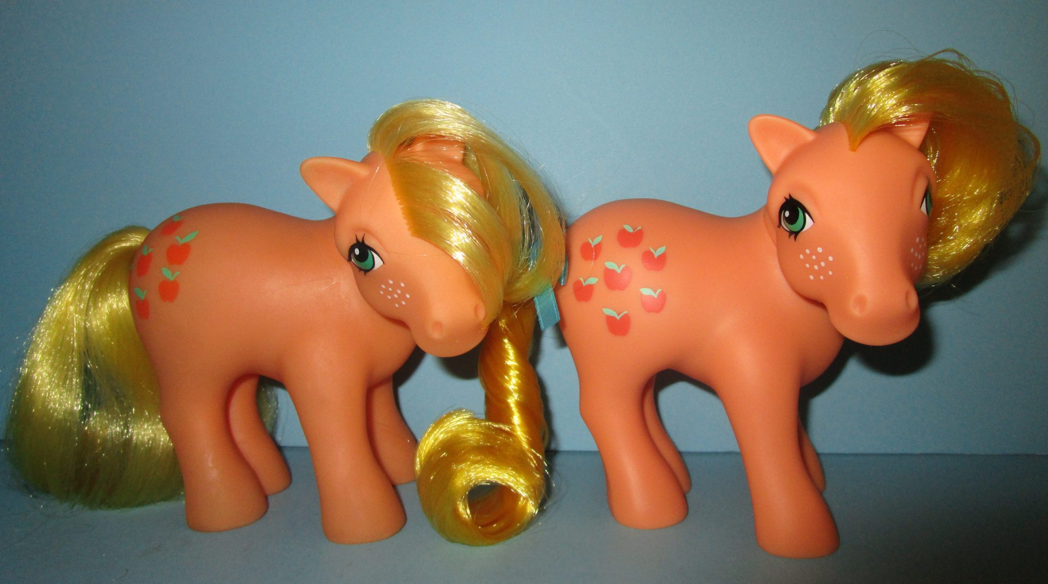 My Little Pony Basic Fun 35th Anniversary Applejack - Toy Sisters