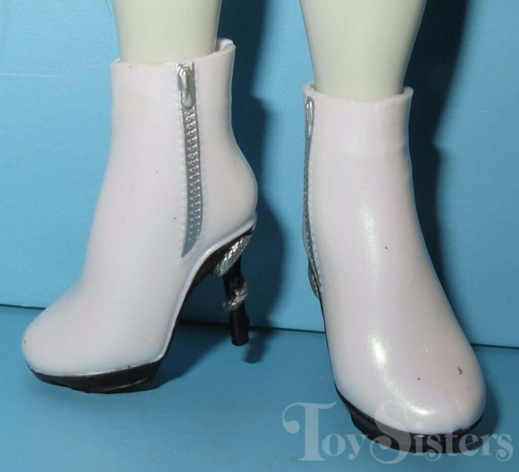 Rainbow High Shadow High Heather Grayson Deluxe Doll - Toy Sisters