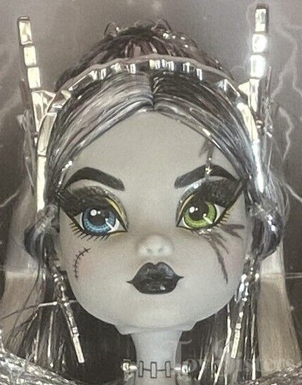 Monster High Skullector SDCC Voltageous Frankie Stein - Toy Sisters