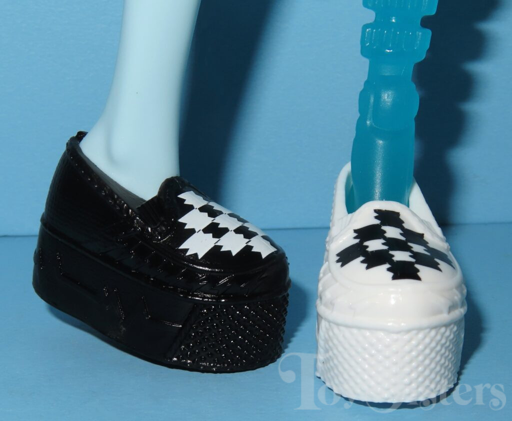 Monster High Skulltimate Secrets Neon Frights Frankie Stein (2023 ...