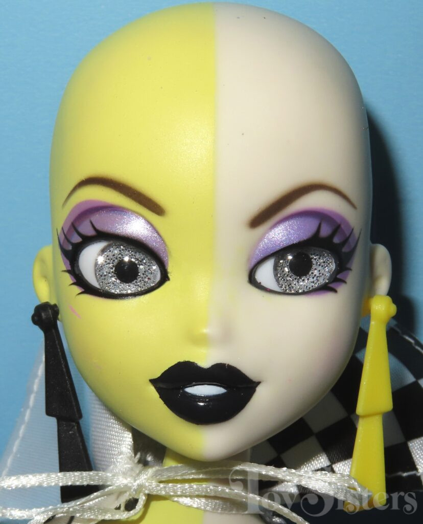 Bratzillaz Switch-A-Witch Yellow White - Toy Sisters